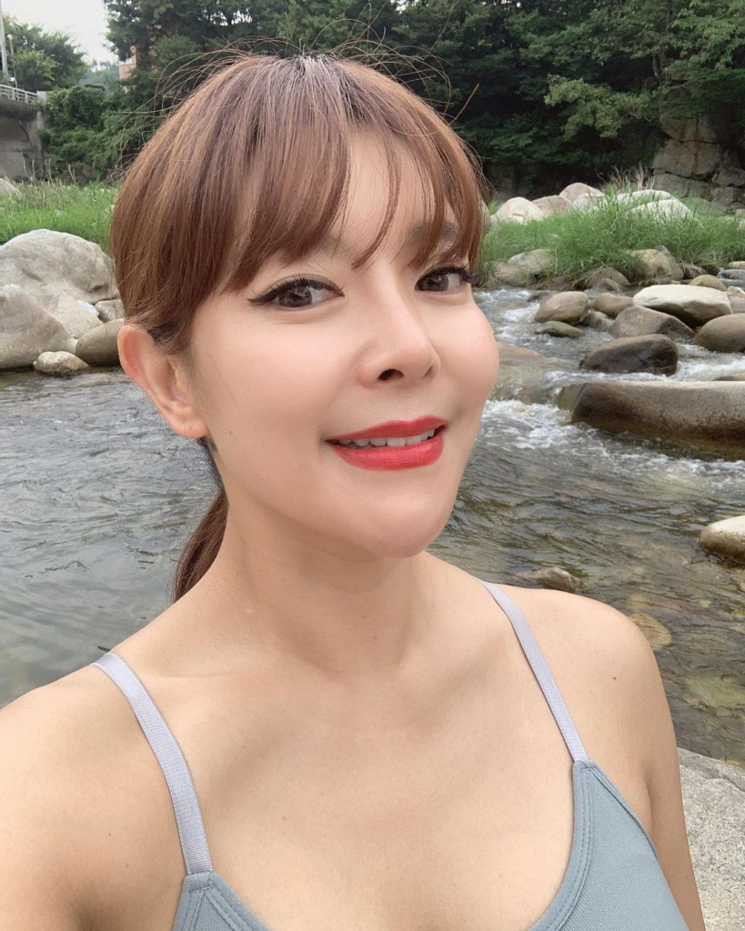 编号L176 #韩国 中年女性 健身素材多 自拍照片喜欢秀身材 部分视频适合开虚拟摄像头 273照片+45视频-套图社区-素材第一站